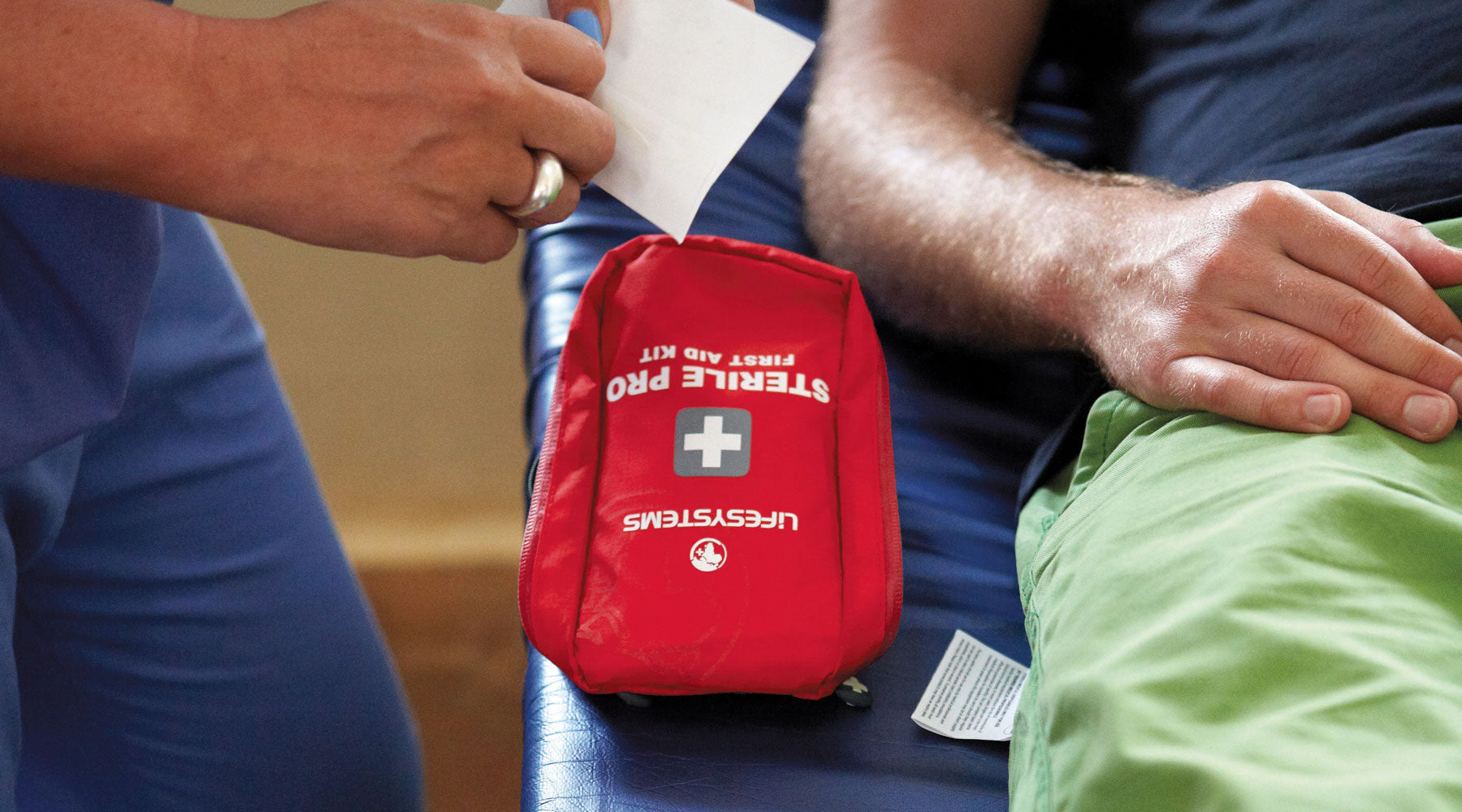 Travel Kits | Travel First Aid Kit | Lifesystems EU